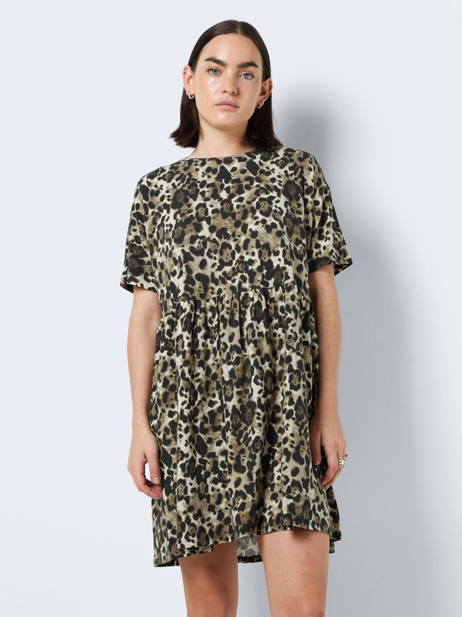 Browse dresses from Noisy May online